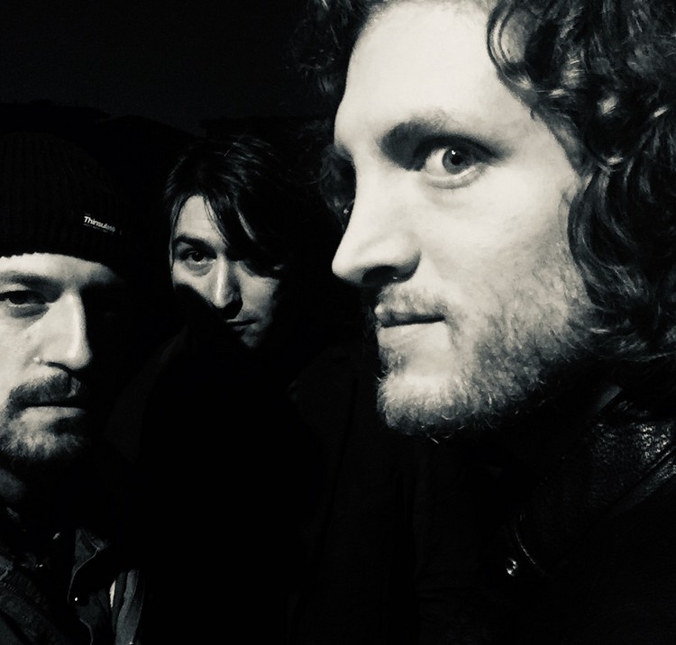 Elizabeth The Second: Gimme One Euro – El Santo del Rock